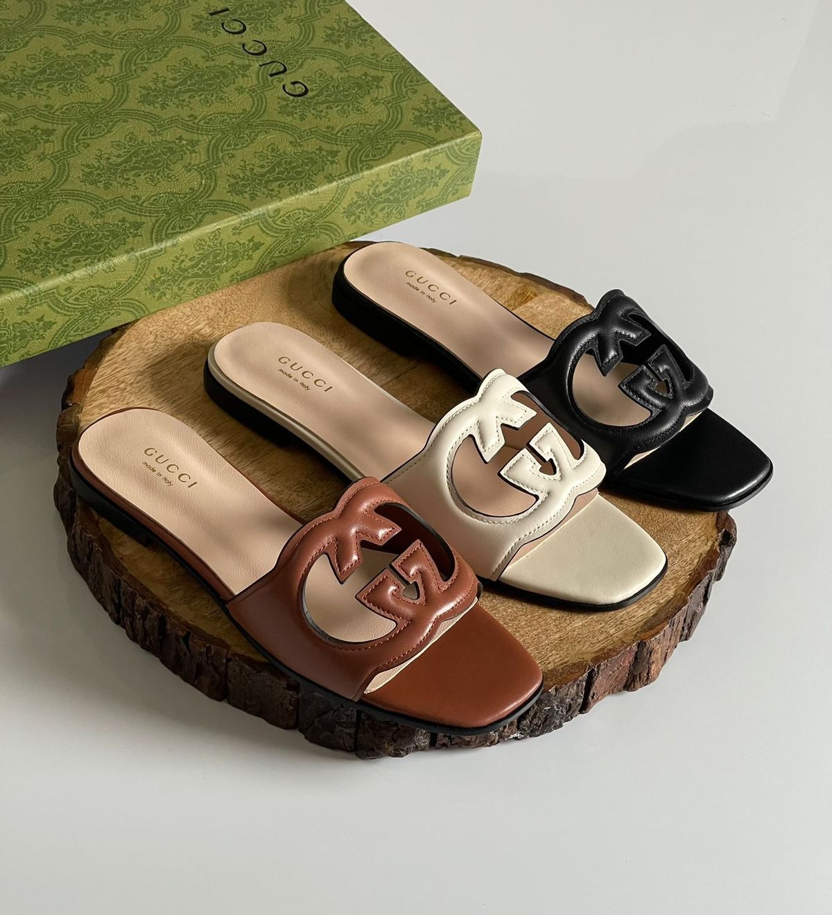 GG Interlocking Cut Slide